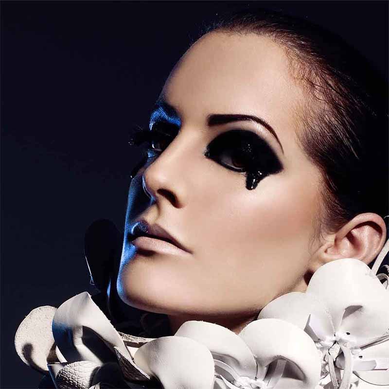 Crowd Scene Make-up - A Comprehensive Guide ~ Brushstroke